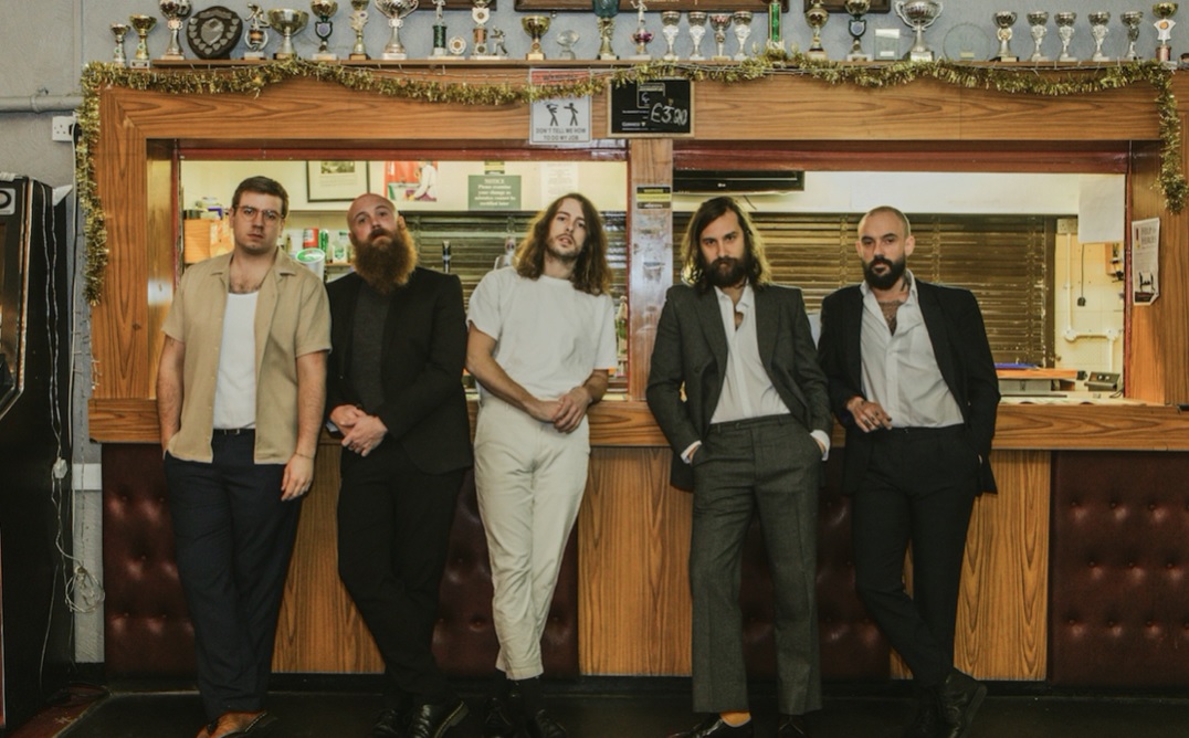 IDLES comparte nueva canción “MODEL VILLAGE” - Radioalternativo